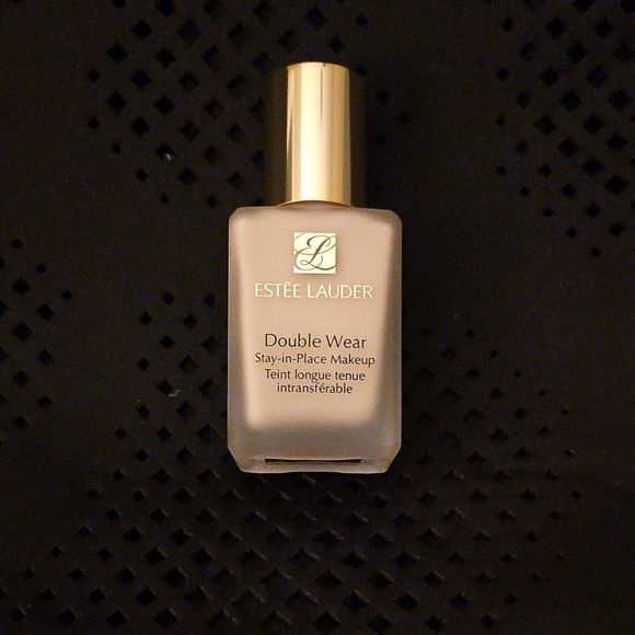 Estee Lauder | Makeup | Este Lauder Double Wear Foundation | Poshmark